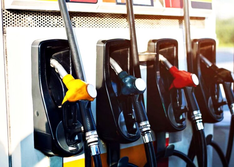 Gasolina formulada ou refinada? Lei obriga postos a informar diferença ...